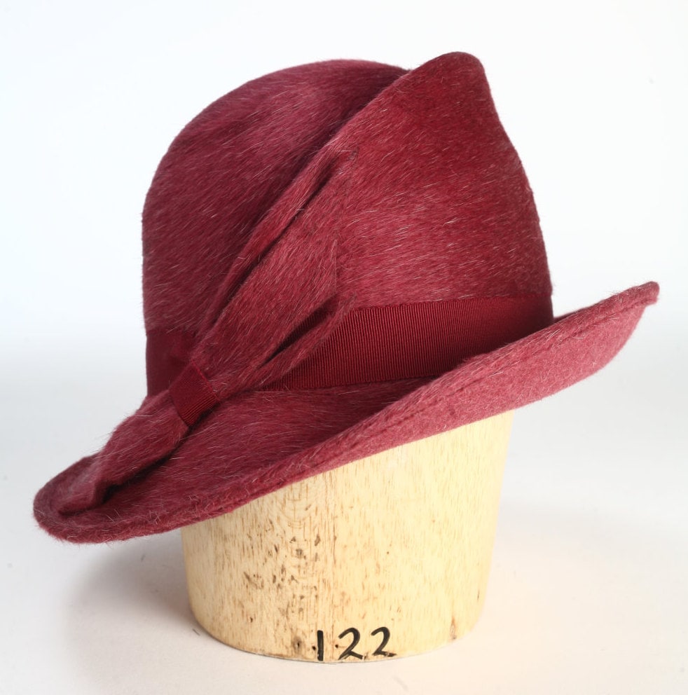 Raspberry Red Beaver Fur Felt Winter Cloche Hat,pleated Front Crease ...