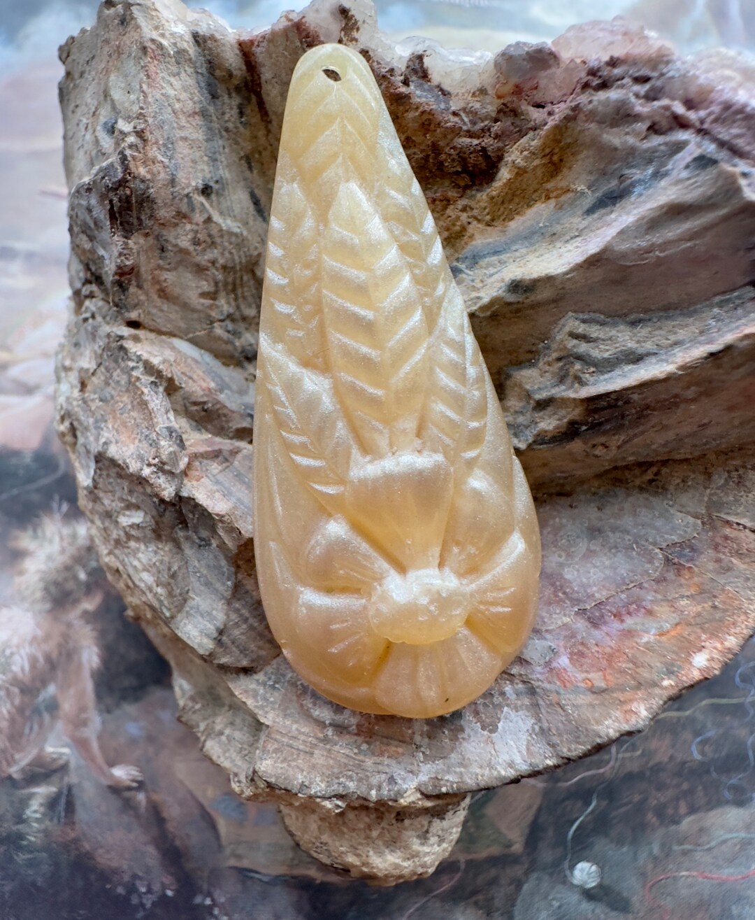 Vintage Lucite Pendant Wow Carved Floral Champaign Teardrop, Creamy ...