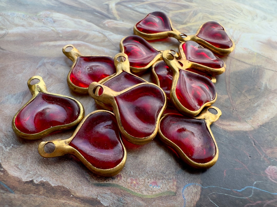 12 Vintage Ruby Red LUCITE Resin Channel Set HEART Flower Petal Small ...