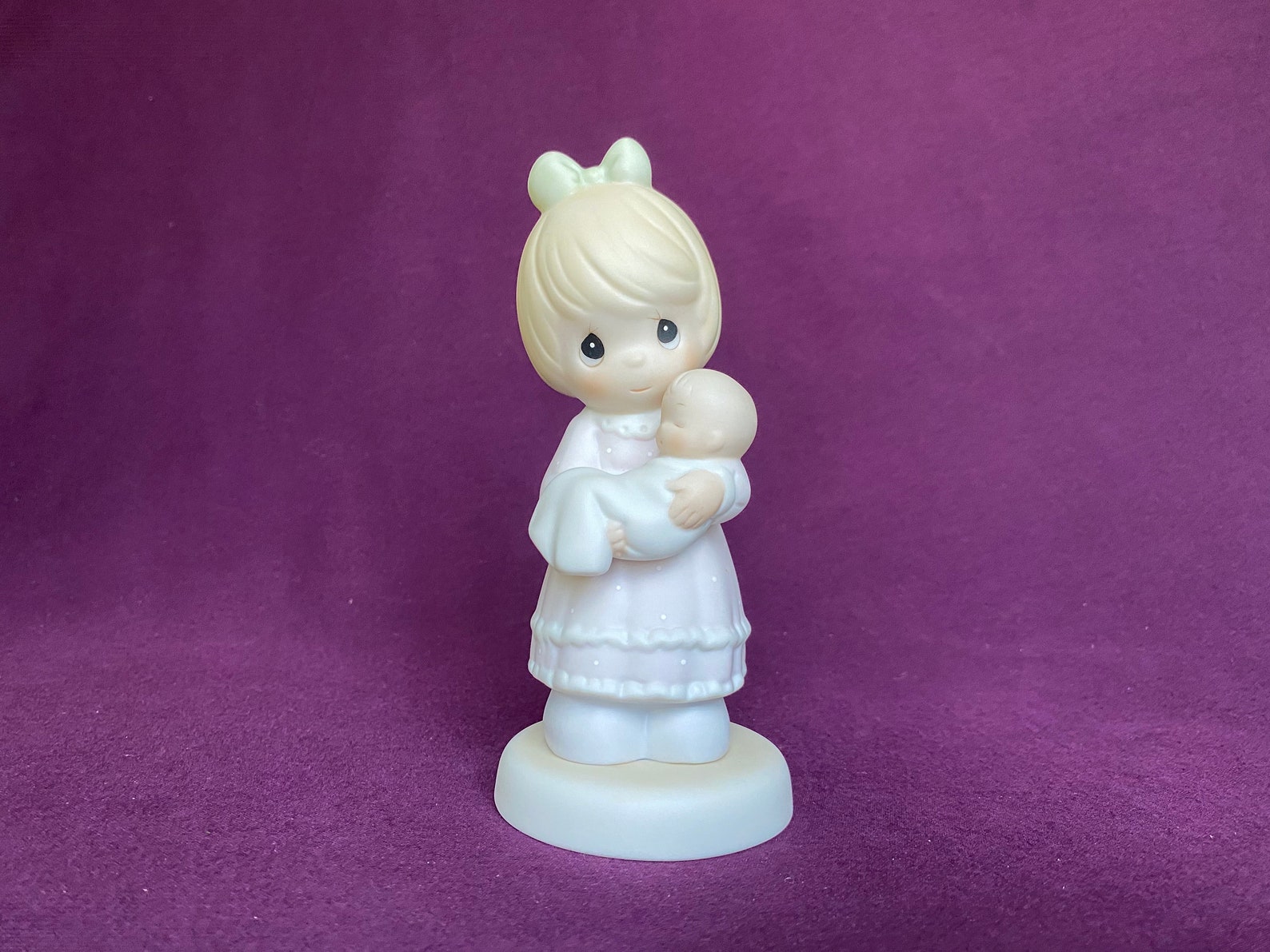 Precious Moments - A Special Delivery - Vintage Figurine - Enesco ...