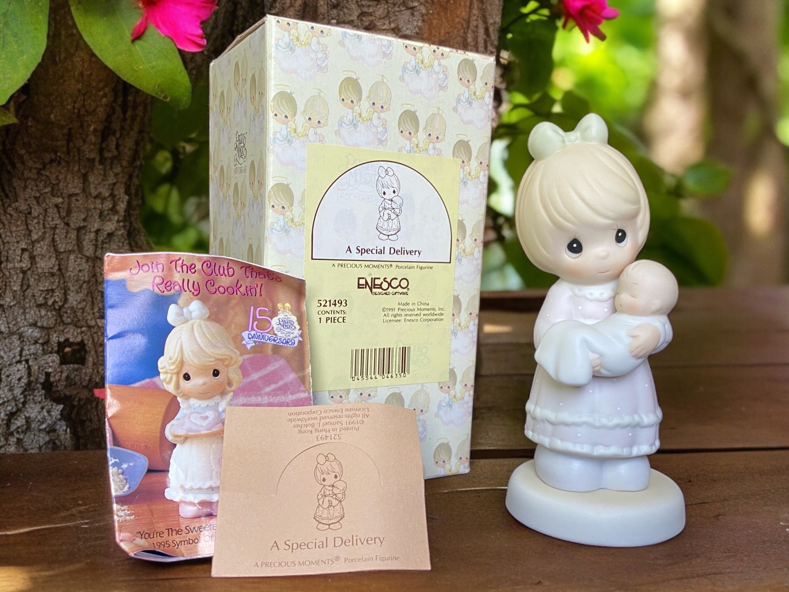 Precious Moments - A Special Delivery - Vintage Figurine - Enesco ...