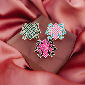 Modern Endless Knot BLACK Infinity Hard Enamel Pin Beautiful Gold Asian ...