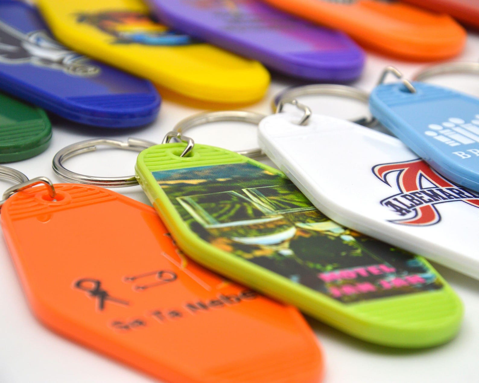 Custom Bulk Motel Hotel Keychains, Personalized Plastic Vintage Motel ...