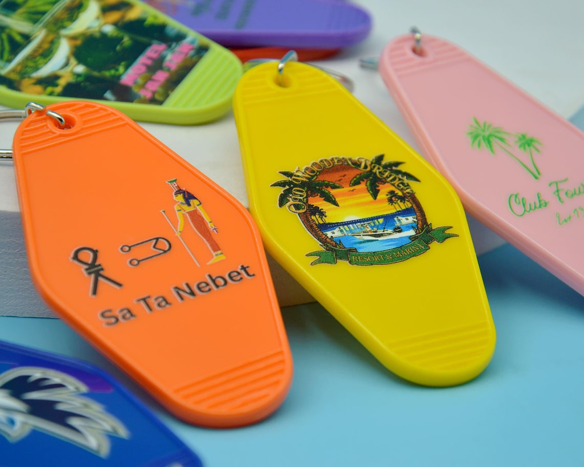 Custom Bulk Motel Hotel Keychains, Personalized Plastic Vintage Motel ...