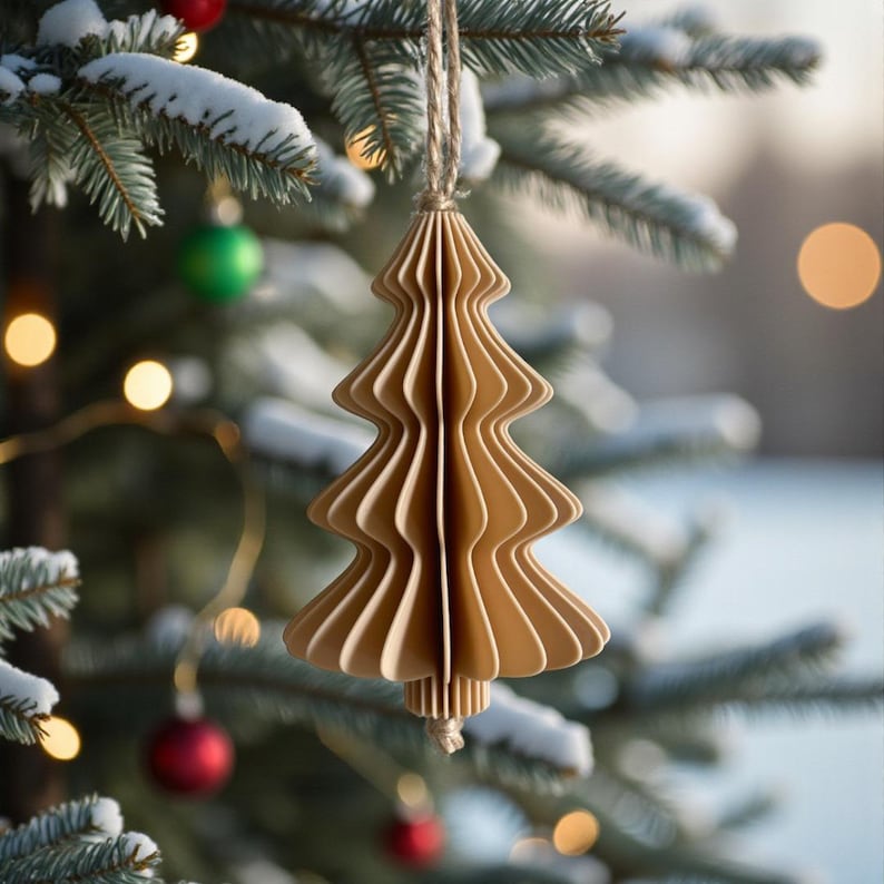 3D-Druck Weihnachtskugel 4er-Set aus recyceltem Kunststoff, Farben: Beige, Grün Glitzer, Rot ...