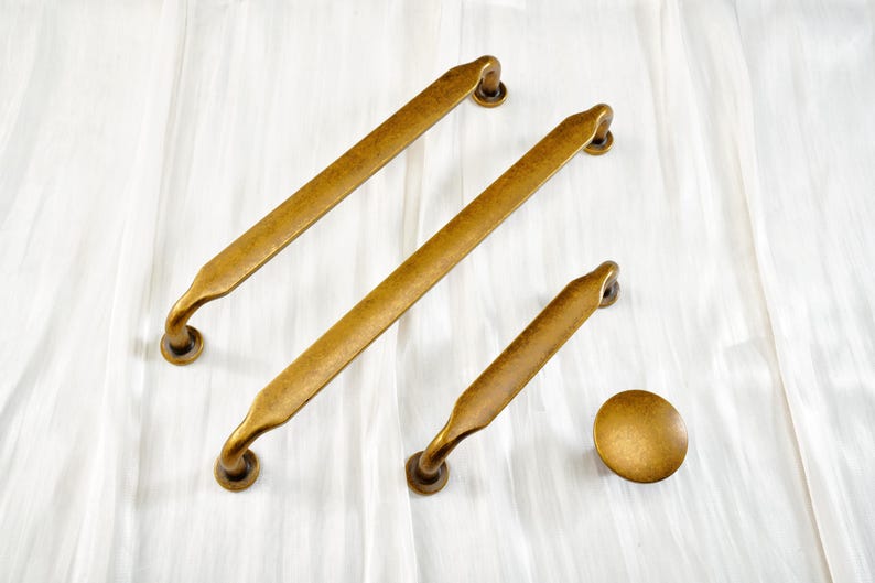 Simple Spacious Design Gold Pulls Kitchen Cabinet Door Black Handles ...