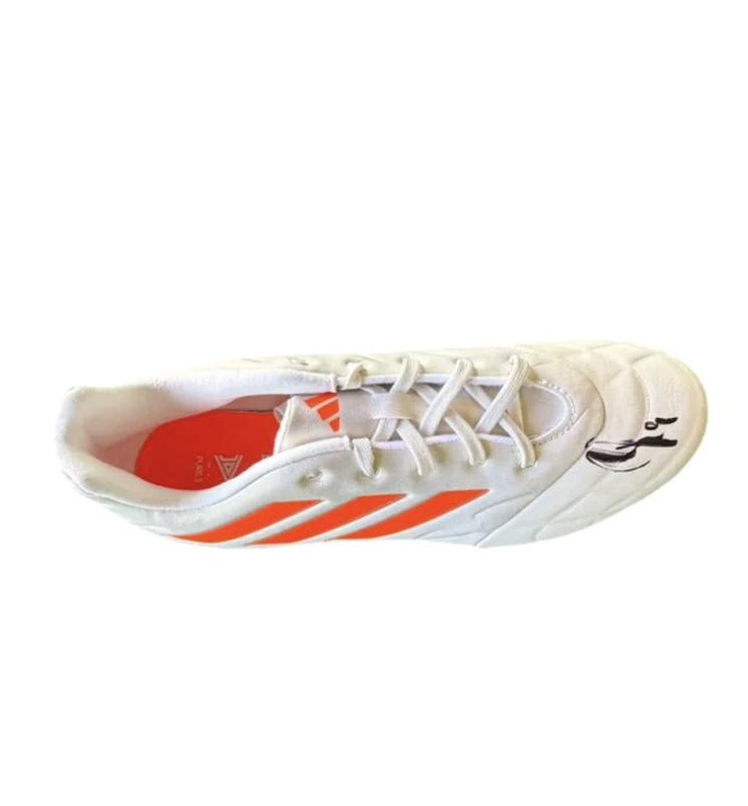 Karim Benzema Signed Shoe With Beckett COA – Autographed Collectible - Etsy
