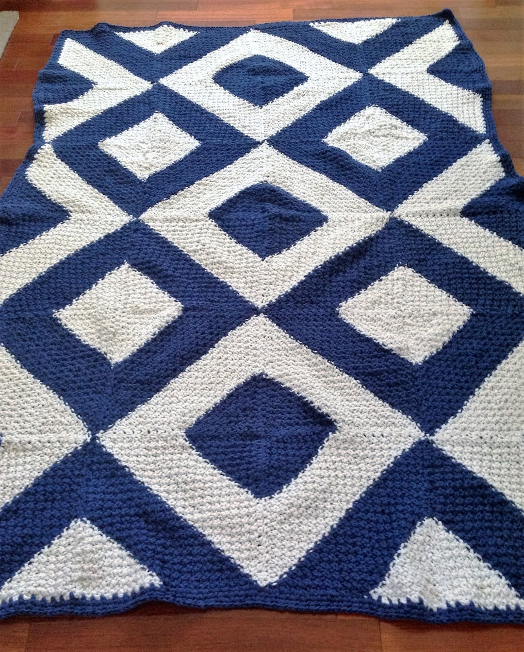 Ready-made Knit Afghan---------------- DIAMOND BLOCK Pattern in White ...