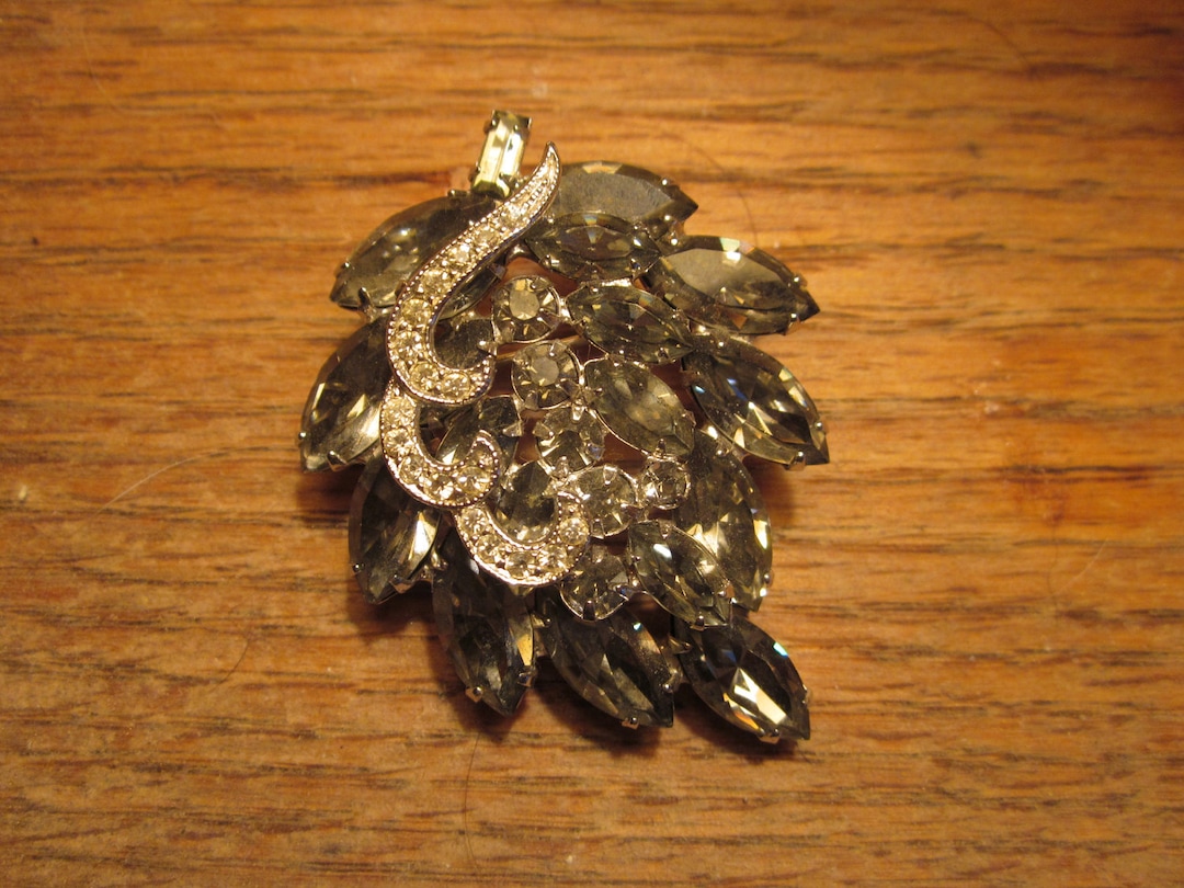 Signed Weiss Pin Brooch, Smokey Rhinestones, Gorgeous Signed Pin,weiss ...