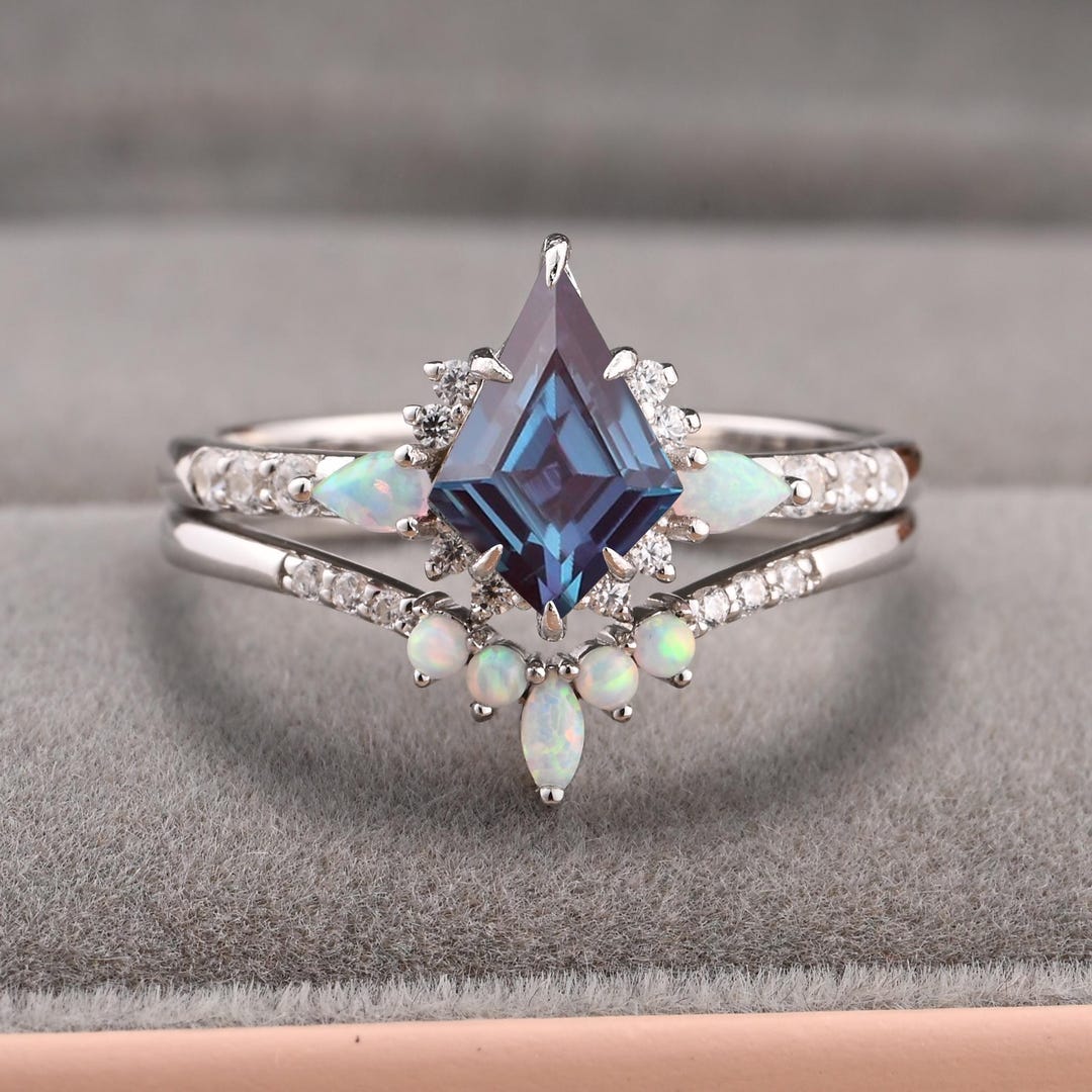 Unique Alexandrite Engagement Ring Set Oval Shape Alexandrite Opal ...