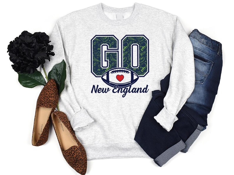 Go New England Sweatshirt, Patriots Vintage Mascot Sweatshirt, New ...