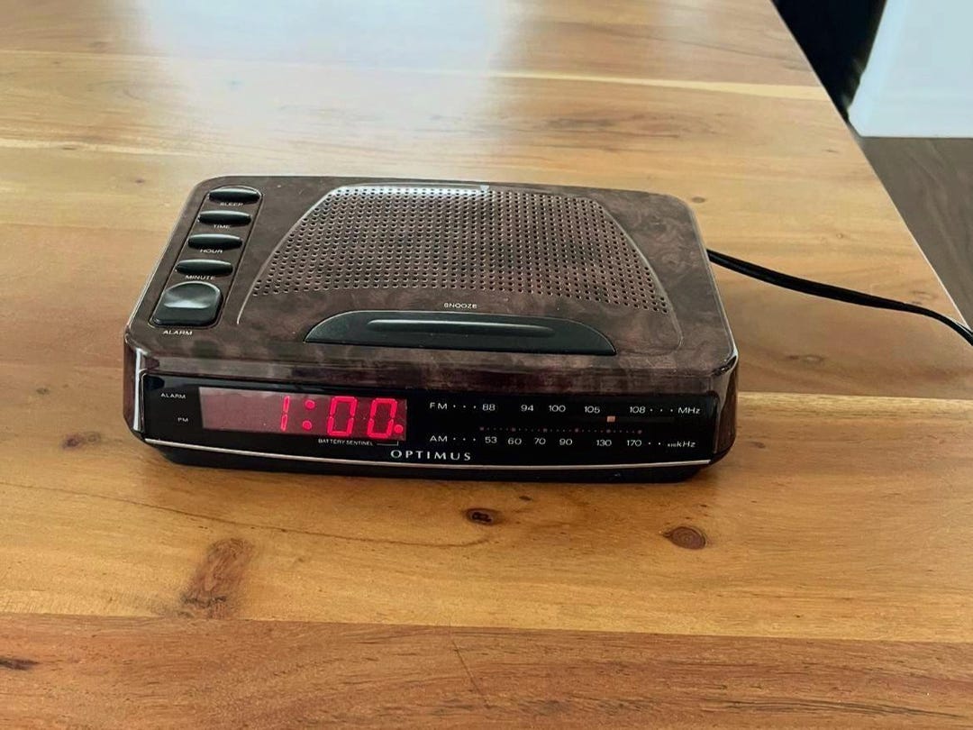 Vintage Radio Shack Optimus AM/FM Alarm Clock, Faux Wood Grain - Etsy ...