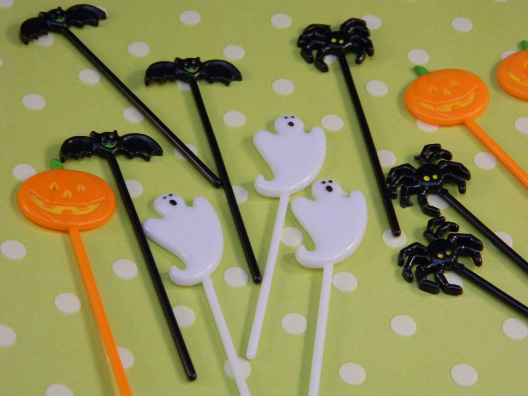 Halloween Picks 12 / Halloween Assortment / Halloween Cupcakes ...
