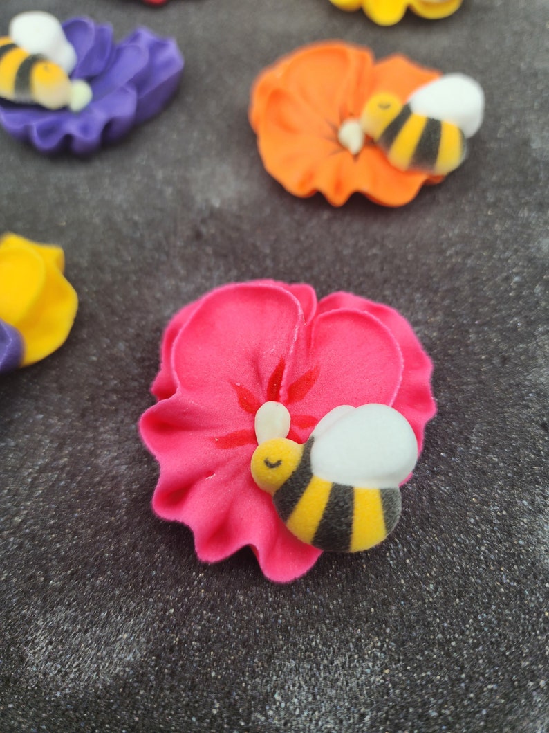 Bee and Pansy Edible Cupcake Toppers / Edible Bee / Gum Paste - Etsy