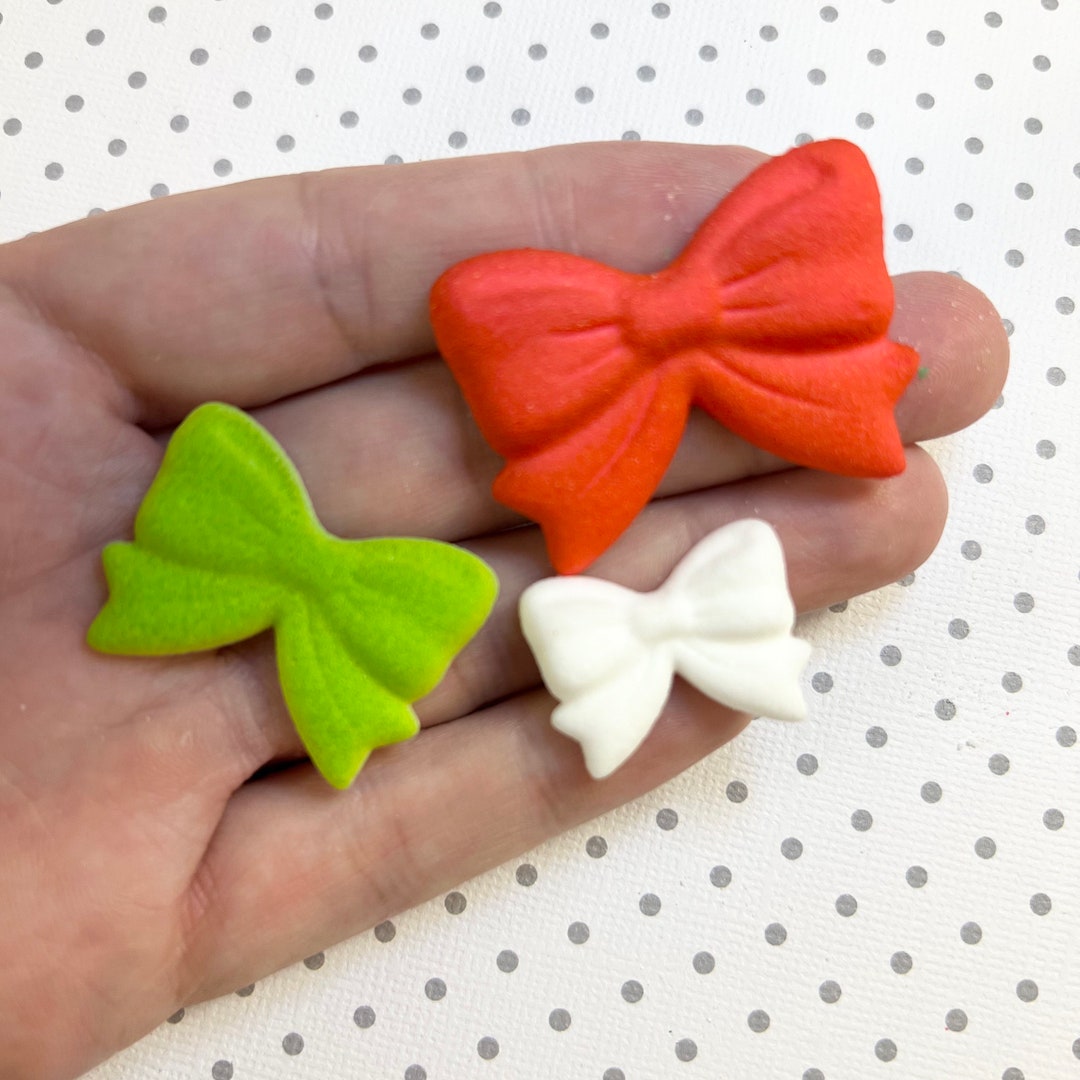 Edible Sugar Christmas Bows/ Holiday Bow / Edible Holiday Toppers ...