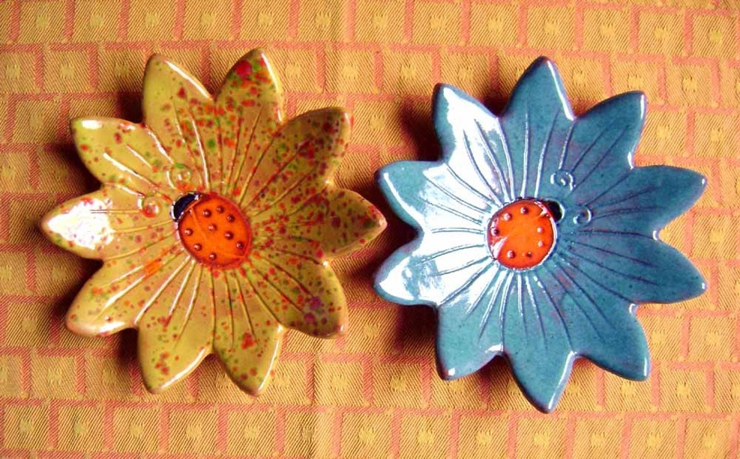 Daisy Ceramic Dish With a Ladybug, Bowl, Catchall, Jewelry, Ring Holder ...