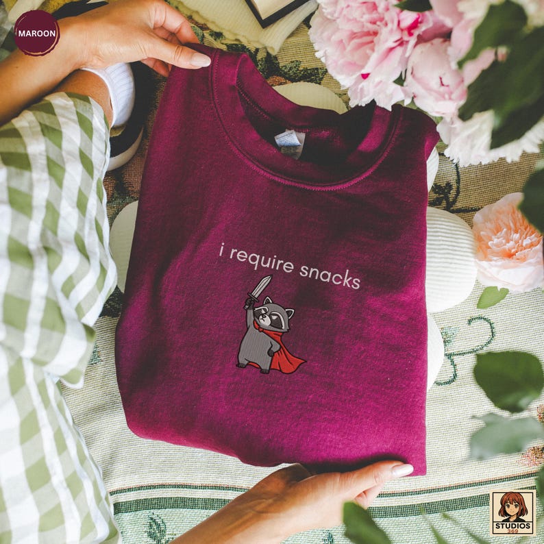 Necesito un jersey bordado con bocadillos, una divertida sudadera de ...