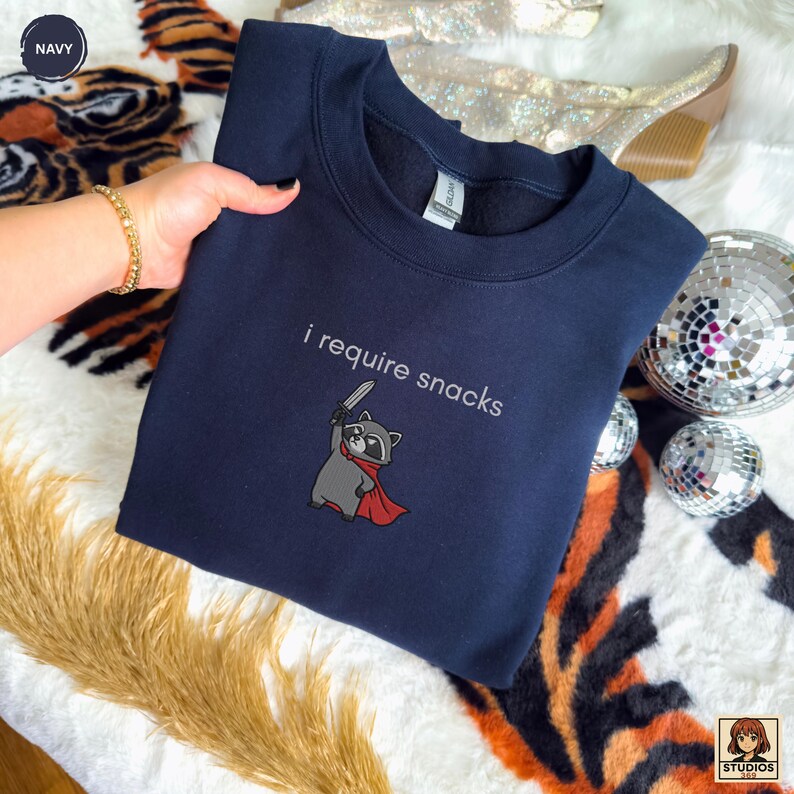 Necesito un jersey bordado con bocadillos, una divertida sudadera de ...