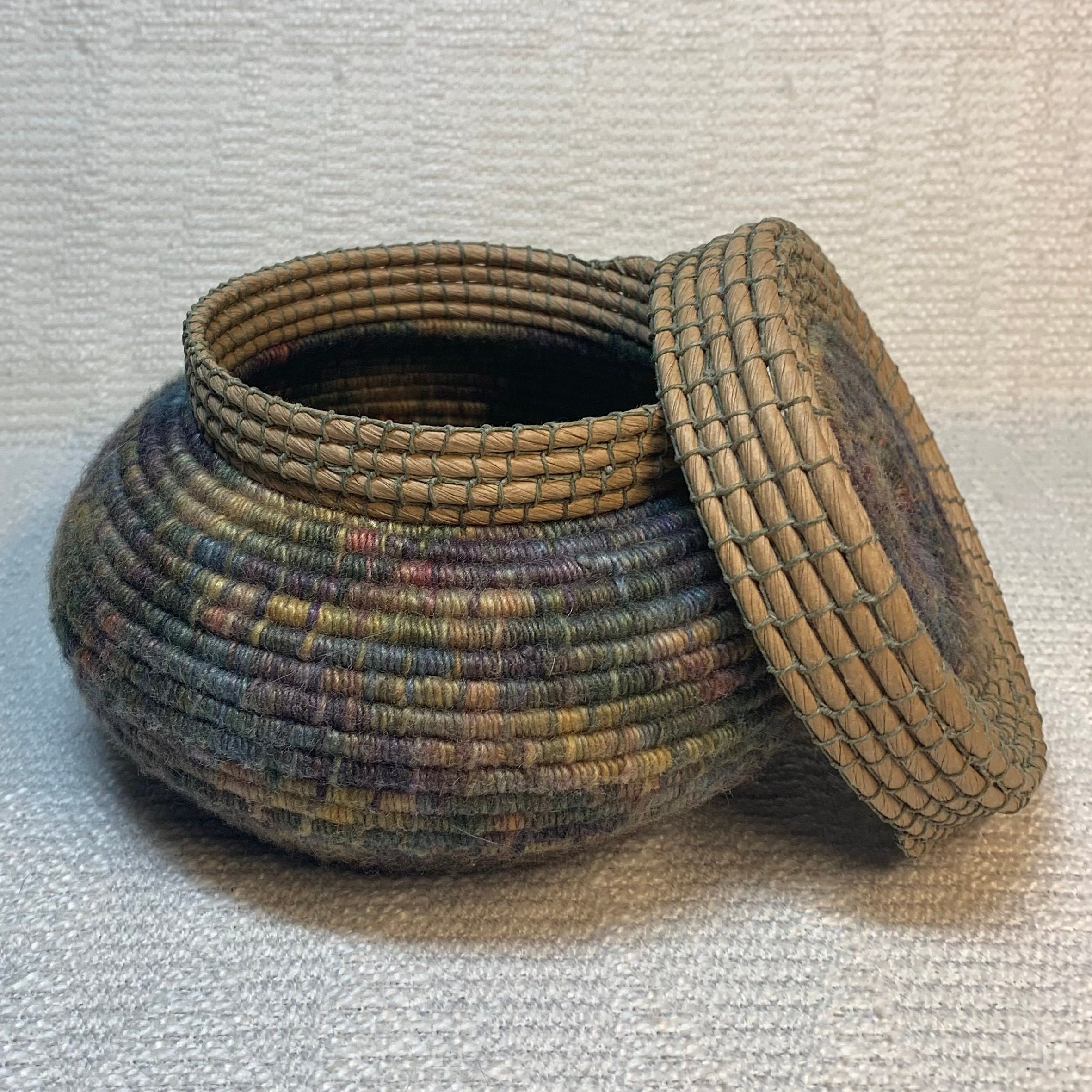 E1422 Closed Coiled Basket With Lid - Etsy