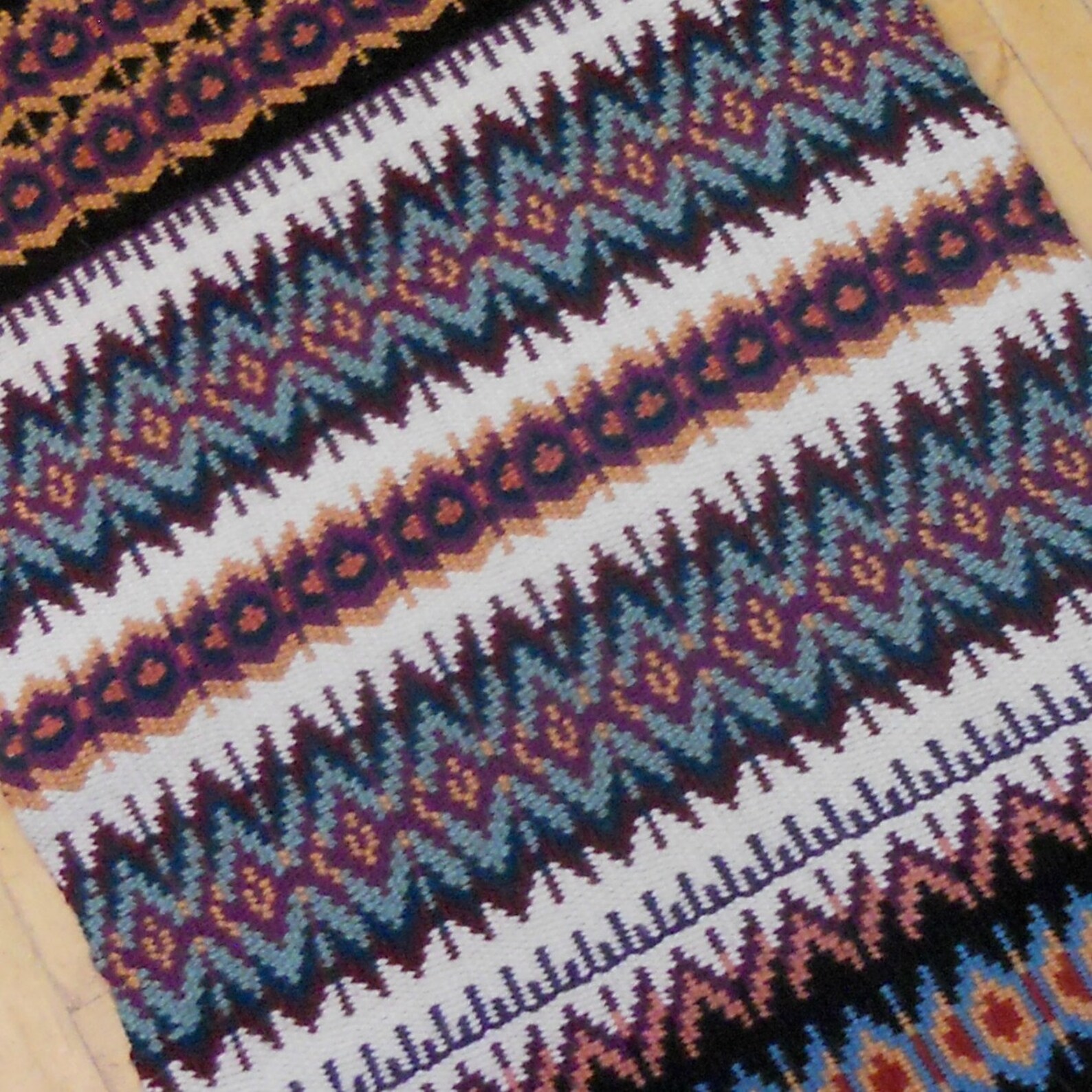 E639 Boundweave Rug, Black & White Floor or Wall Hanging, Zen ...