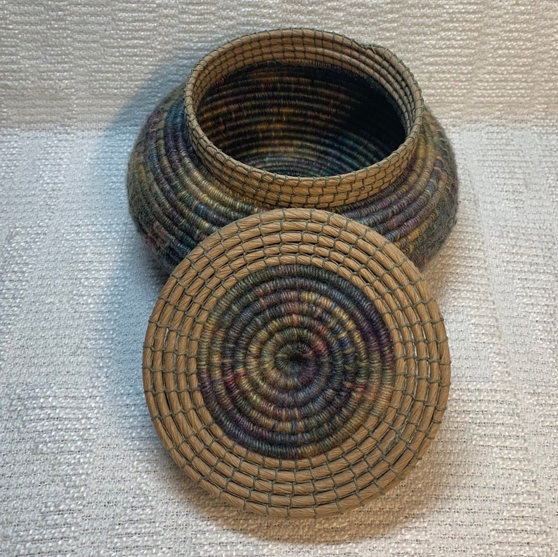 E1422 Closed Coiled Basket With Lid - Etsy