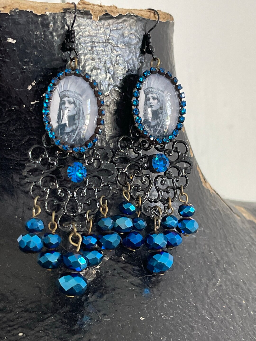 Vintage Image Photo of Woman Shakespeare Chandelier Earrings - Etsy