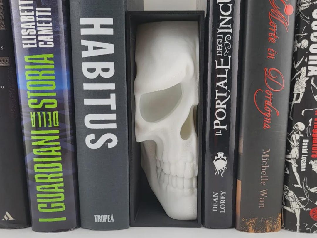 Silent Skull Book Nook – 3D Printed Gothic Shelf Insert - Etsy