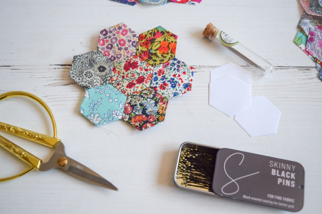 Pack of 49 1” (2.5cm) Pre-cut Liberty Lawn EPP Hexies and Corresponding ...