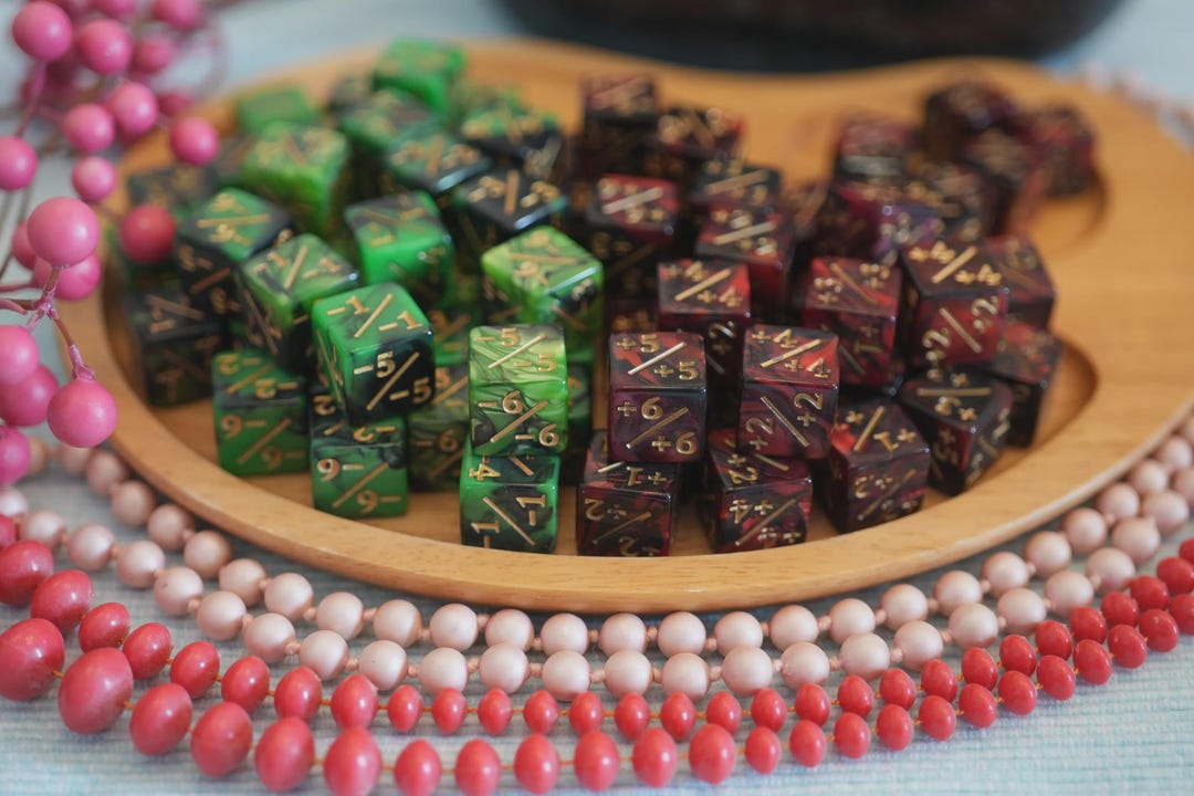 Counter Dice + / - , Magic TCG, Red & Green Marble Color Theme, Perfect ...