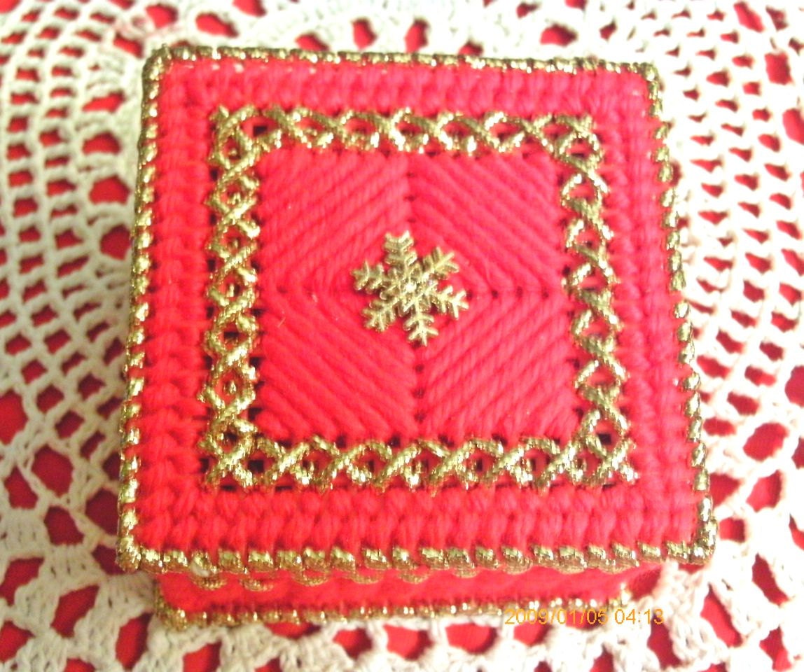 Red and Gold Snowflake Trinket Box - Etsy
