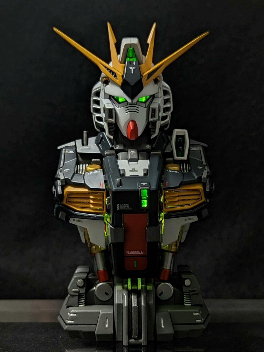 Nu Gundam Bust: Custom Painted LED Mecha Statue | Anime Gift | Gaming ...