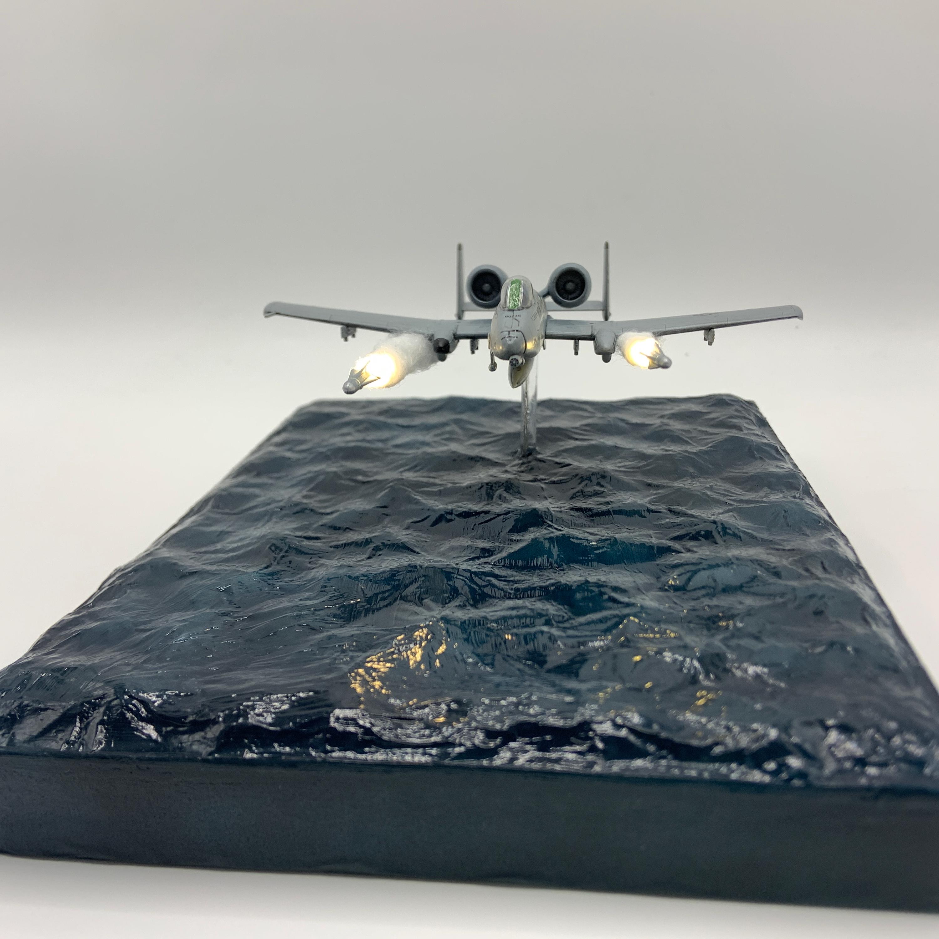 Fairchild Republic A-10 Thunderbolt Ii,warthog, LED Diorama ...