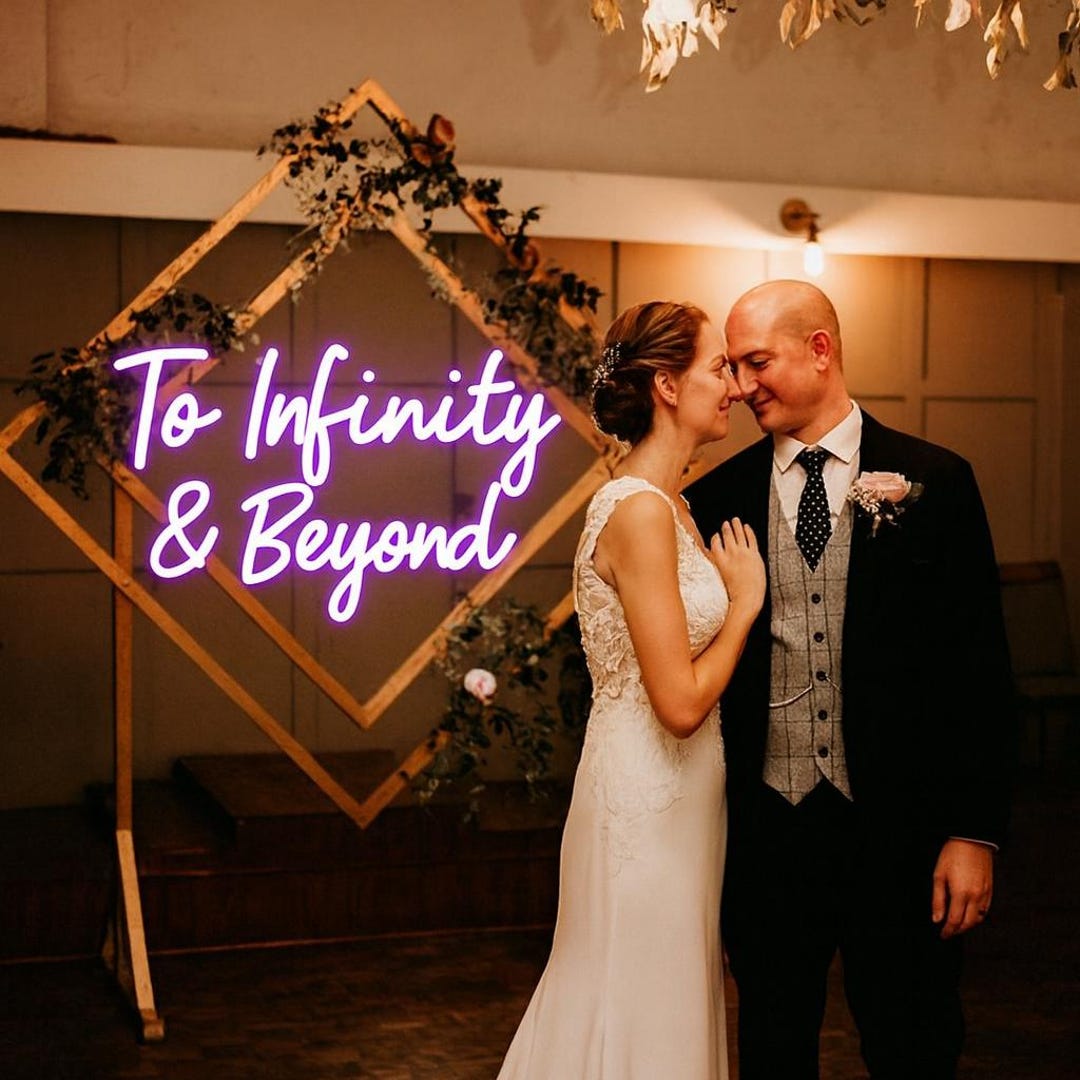 Custom Wedding Neon Sign - Personalized LED Last Name Light - Etsy