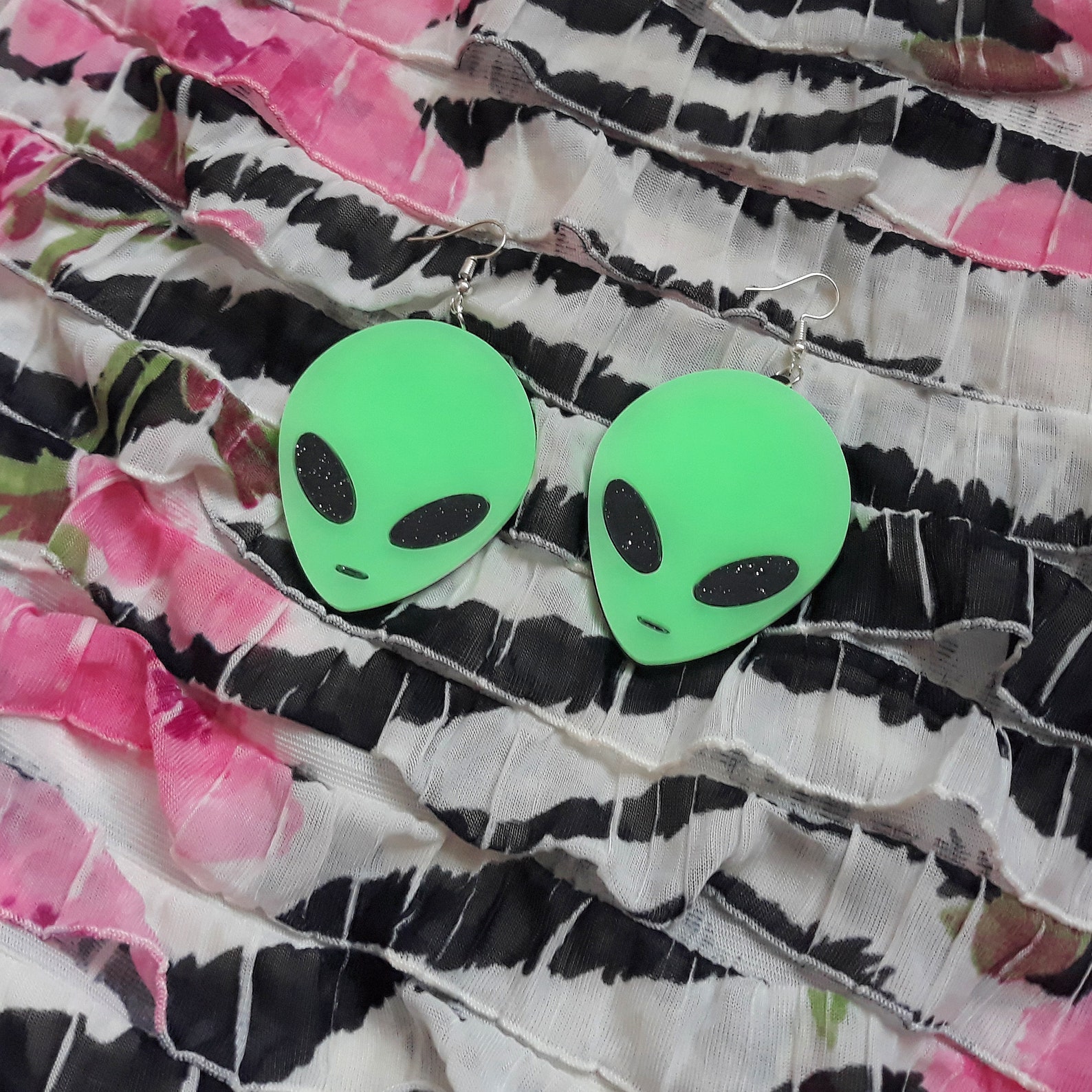 90's Pastel ALIEN Earrings and Glittery Black - Etsy