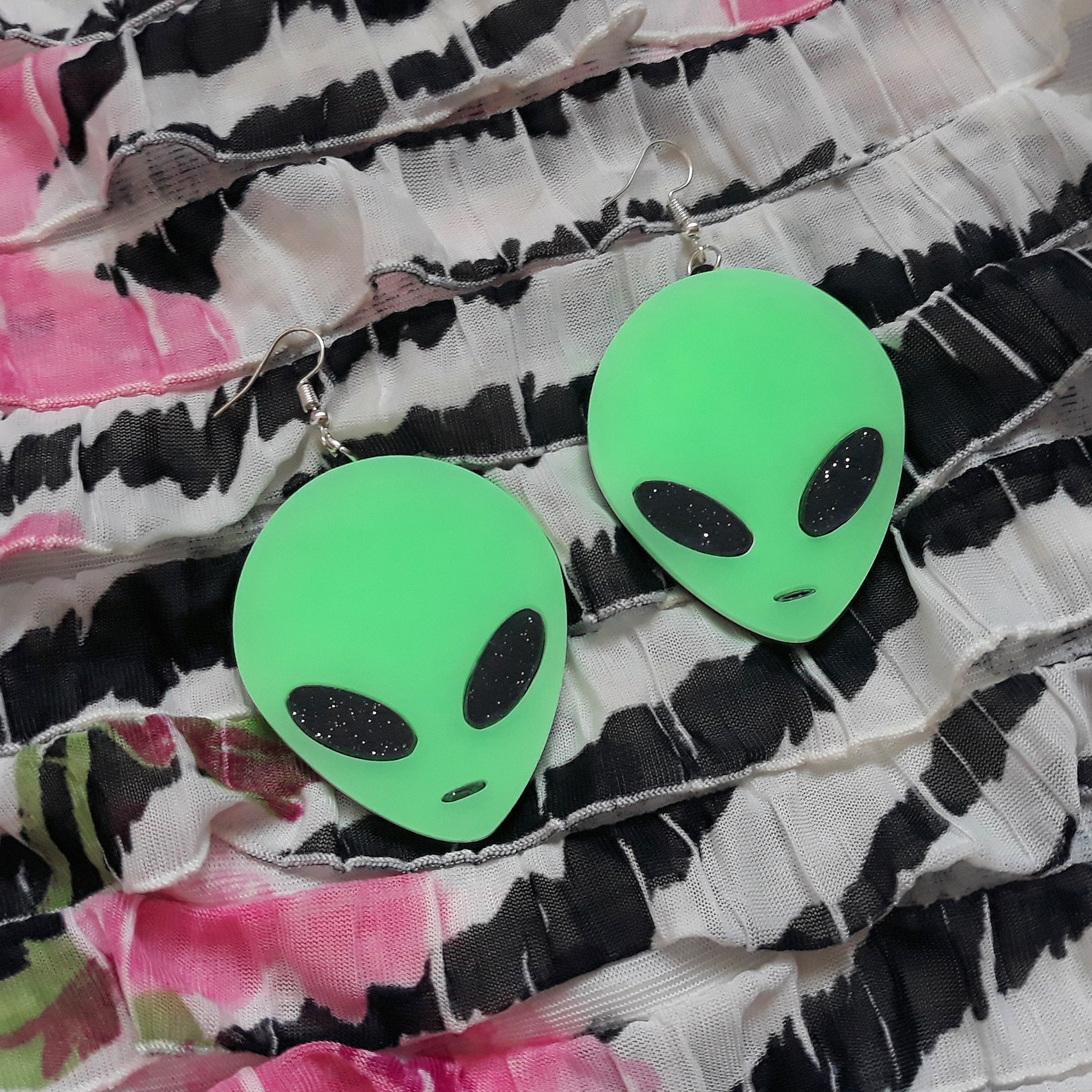 90's Pastel ALIEN Earrings and Glittery Black - Etsy