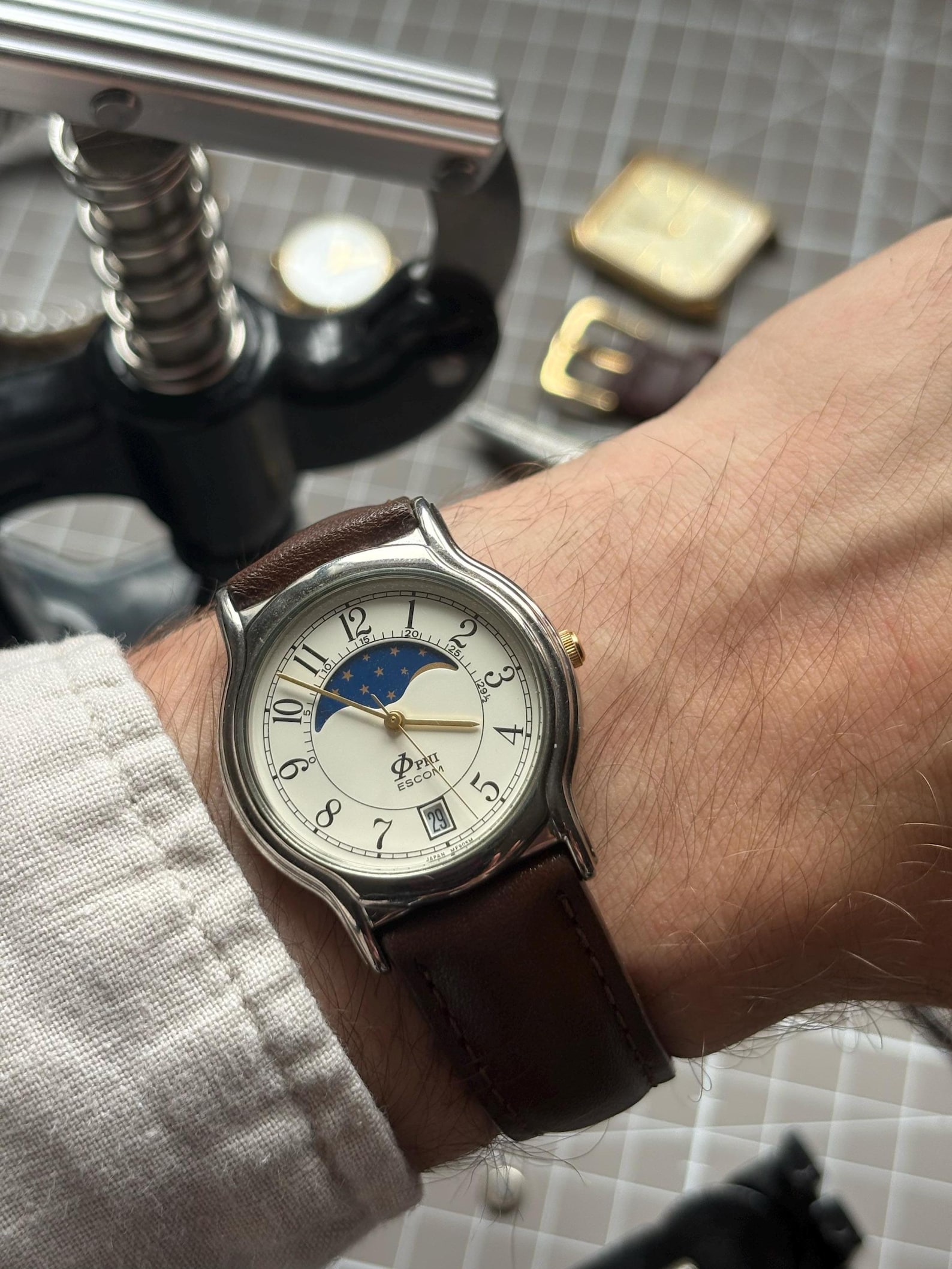 80's Men's Vintage Moon Phase Watch - Escom Phi - Etsy