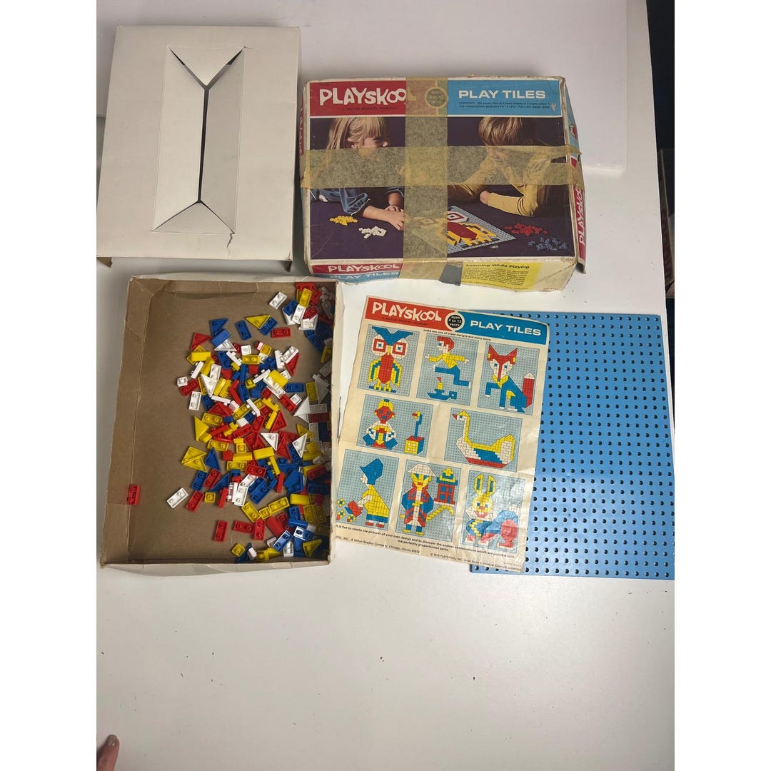 Playskool Play Tiles Plastic Pegboard Building Blocks Milton Bradley ...
