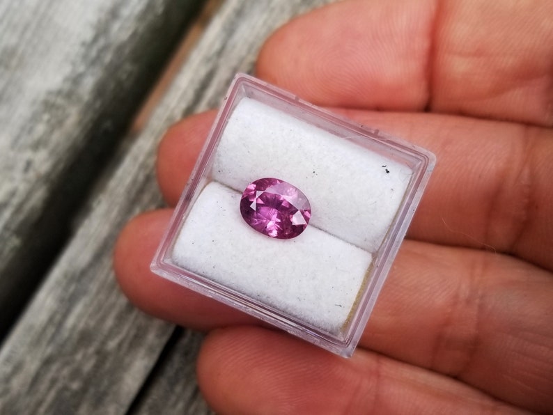 Natural Oval Ceylon Raspberry Sapphire for Engagement Ring - Etsy