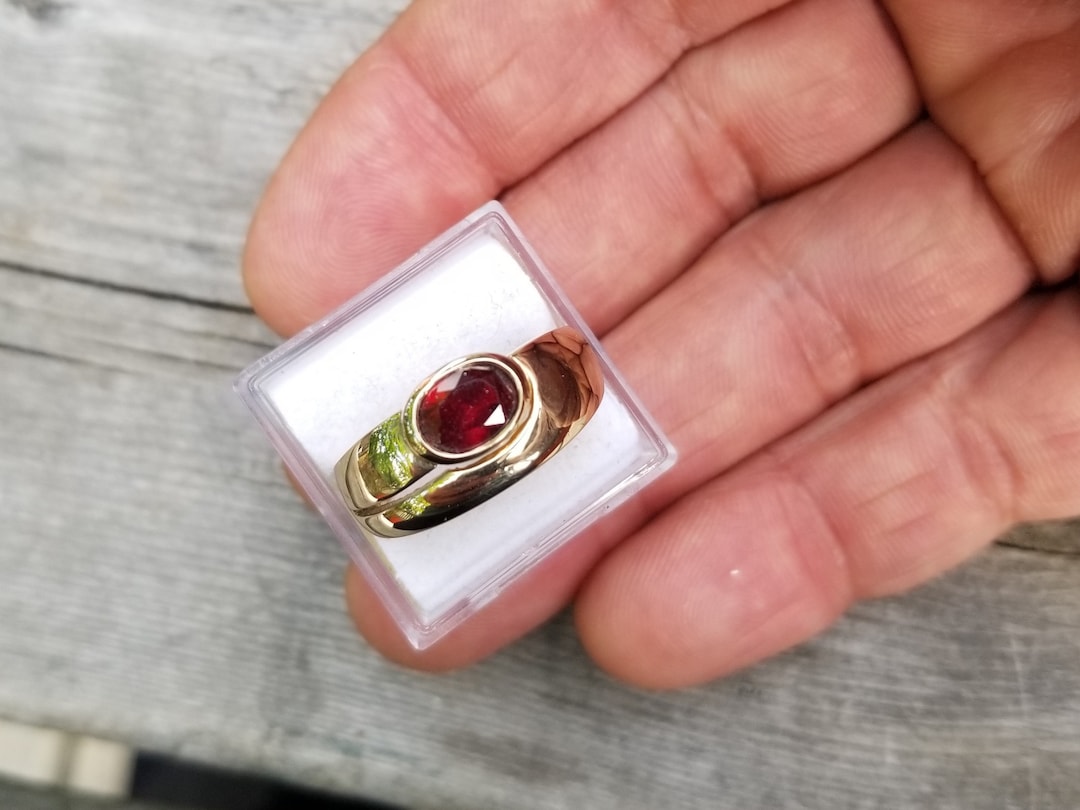 Blood Red Spinel 14K Yellow Gold Ring - Etsy