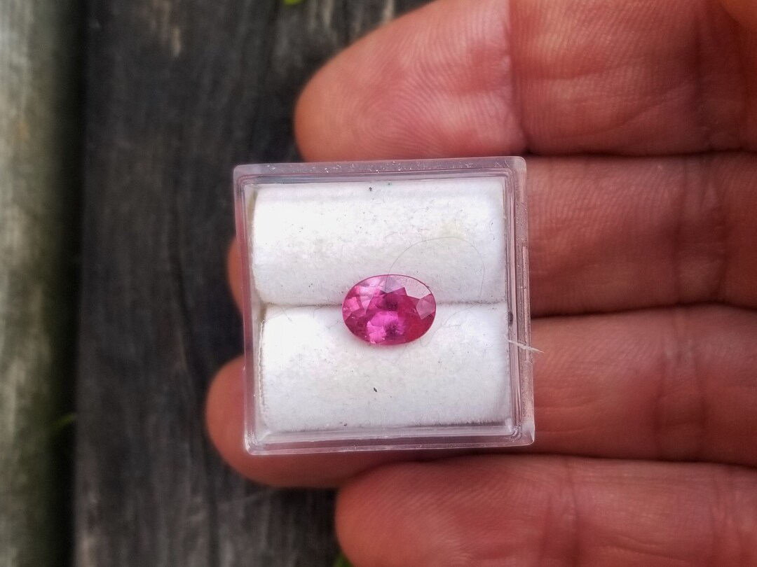 Raspberry Red Sapphire 8x6.1mm Oval Unique Gemstone for Engagement Ring ...