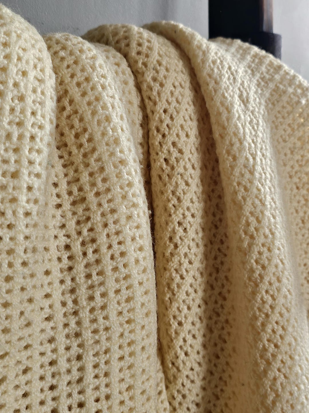 Vintage Buttercream Wool Blanket – Scottish Cellular Weave, 1950s - Etsy