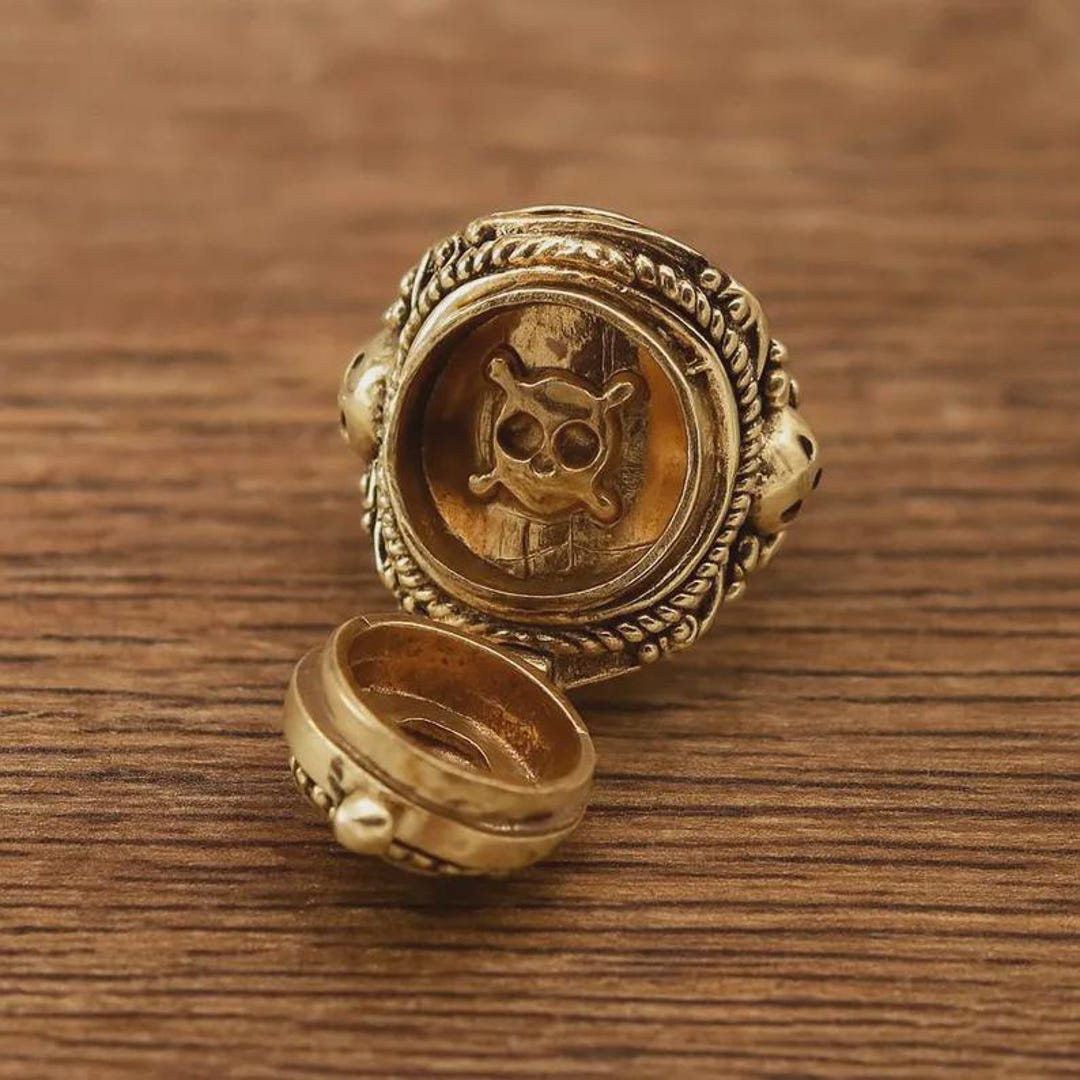 Poison Ring • Secret Compartment Ring • Skull & Crossbones Locket Ring ...