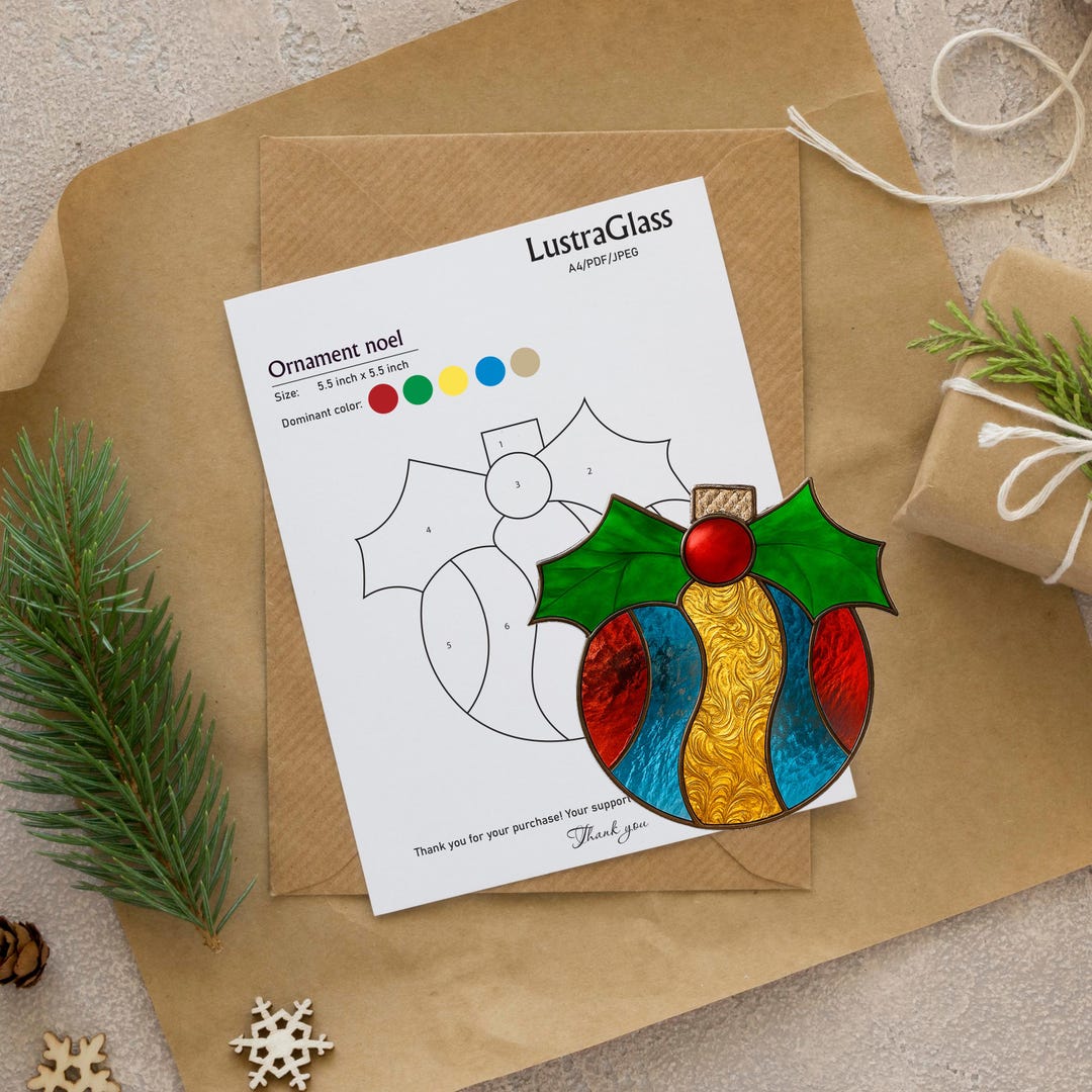 Christmas Ornament Stained Glass Pattern: Holiday Suncatcher Template ...
