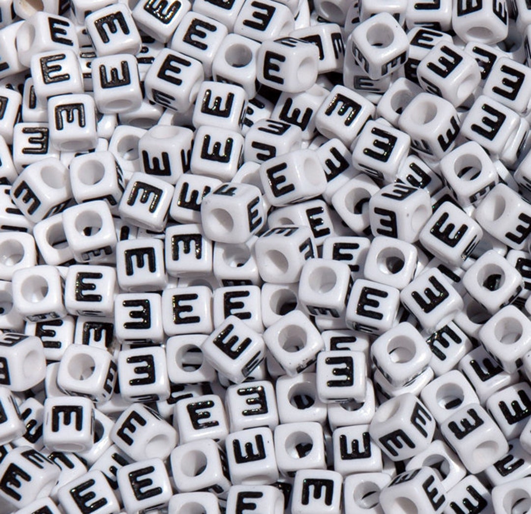 Letter-e, 7x7mm Cube Alphabet Beads Brite White With Glossy Black ...