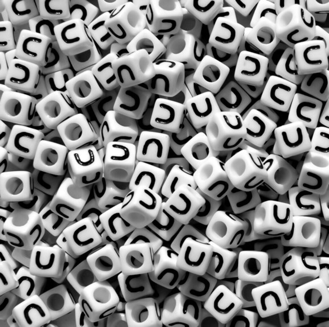 Letter-u, 7x7mm Cube Alphabet Beads Brite White With Glossy Black ...