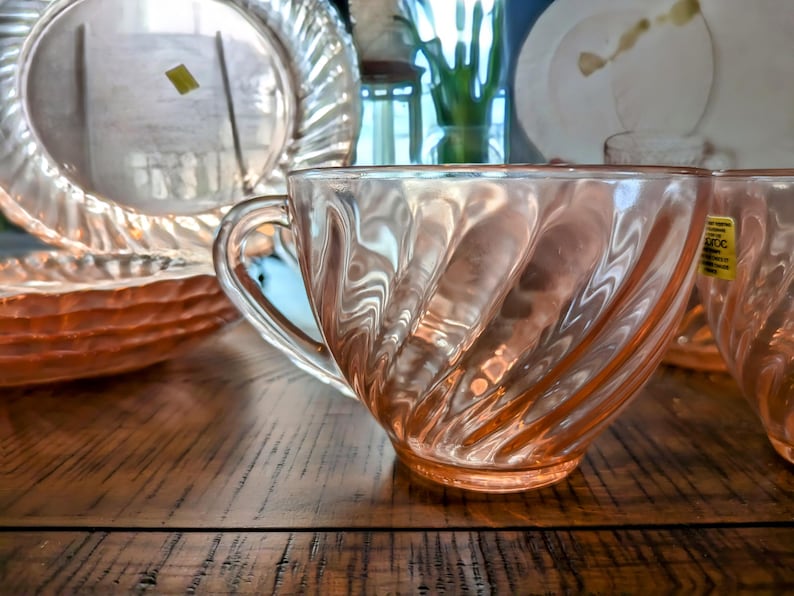 Vintage Arcoroc Rosaline Pink Swirl Dinnerware Set - 16 Piece French ...