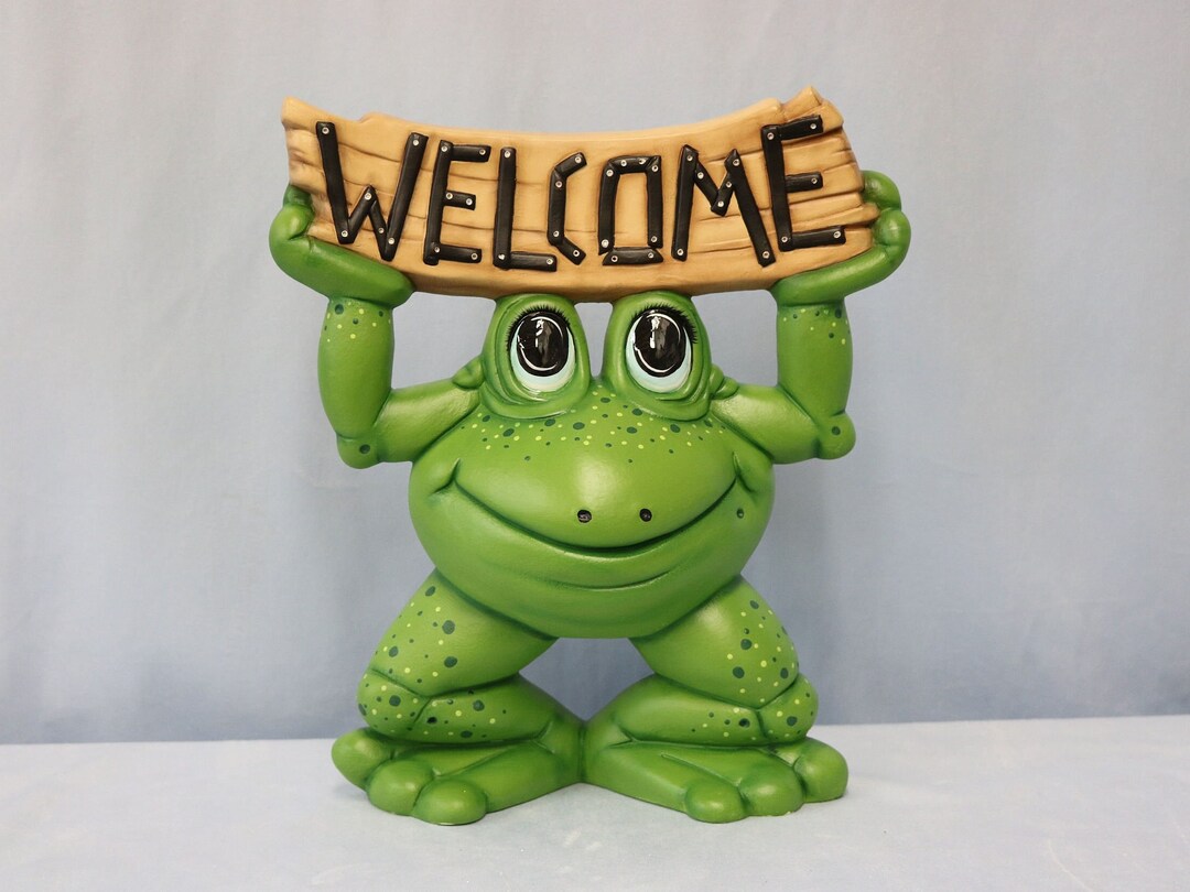 Ceramic Frog Welcome Sign, Green Frog Holding Welcome Sign, Frog ...