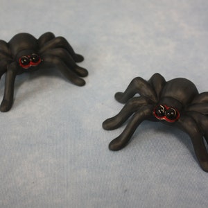 Black Spiders, Hand-painted Ceramic Spiders, Spiders With Red Eyes ...