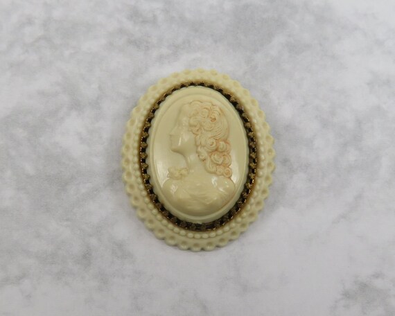 Vintage Celluloid Cameo Paris Brooch Brass Plastic Fa… - Gem