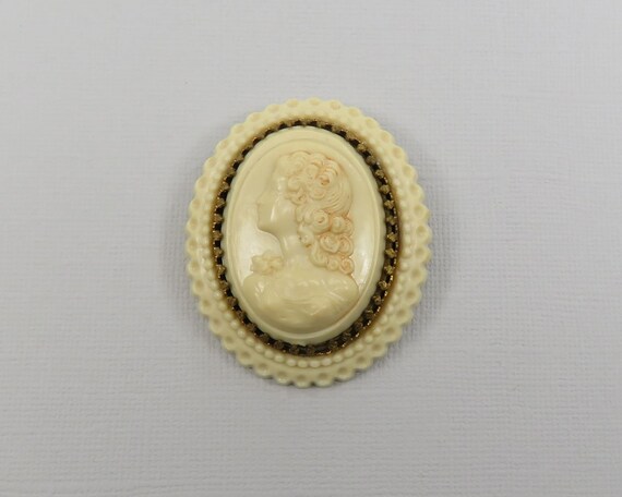 Vintage Celluloid Cameo Paris Brooch Brass Plastic Fa… - Gem